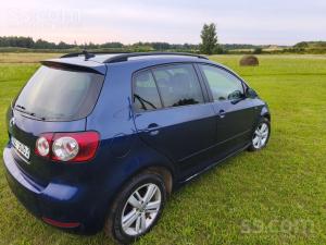Blue Volkswagen Golf Plus 2012 in Bauska, with an engine capacity of 1.60 L and mileage of 241 thousand km for 1900 €, photo 4 on AUTOMOTO.COM.LV