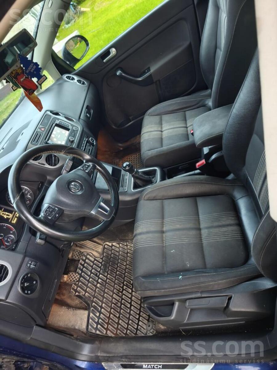 Blue Volkswagen Golf Plus 2012 in Bauska, with an engine capacity of 1.60 L and mileage of 241 thousand km for 1900 €, photo 6 on AUTOMOTO.COM.LV