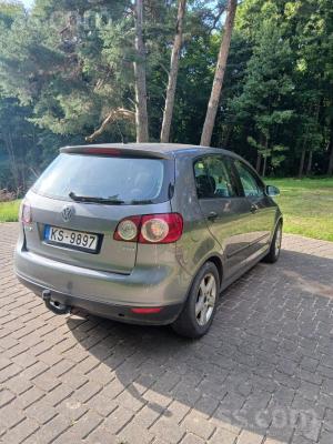 Brūns Volkswagen Golf Plus 2005 Valka, ar dzinēja tilpumu 1.90 L un nobraukumu 237 tūkst. km par 2800 €, foto 4 vietnē AUTOMOTO.COM.LV