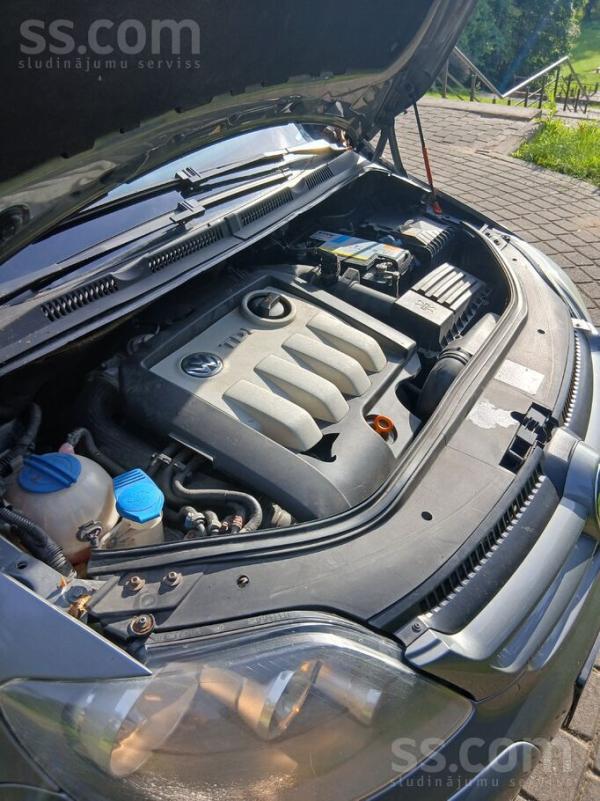 Brown Volkswagen Golf Plus 2005 in Valka, with an engine capacity of 1.90 L and mileage of 237 thousand km for 2800 €, photo 4 on AUTOMOTO.COM.LV