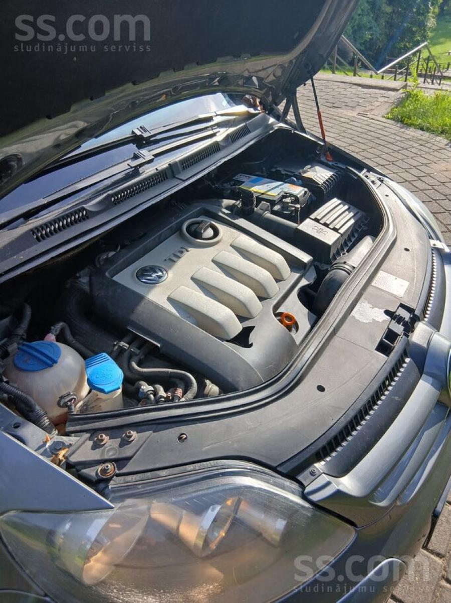 Brūns Volkswagen Golf Plus 2005 Valka, ar dzinēja tilpumu 1.90 L un nobraukumu 237 tūkst. km par 2800 €, foto 5 vietnē AUTOMOTO.COM.LV