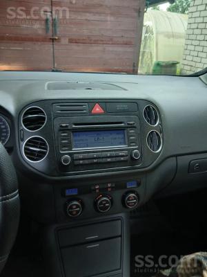 Brūns Volkswagen Golf Plus 2005 Valka, ar dzinēja tilpumu 1.90 L un nobraukumu 237 tūkst. km par 2800 €, foto 11 vietnē AUTOMOTO.COM.LV