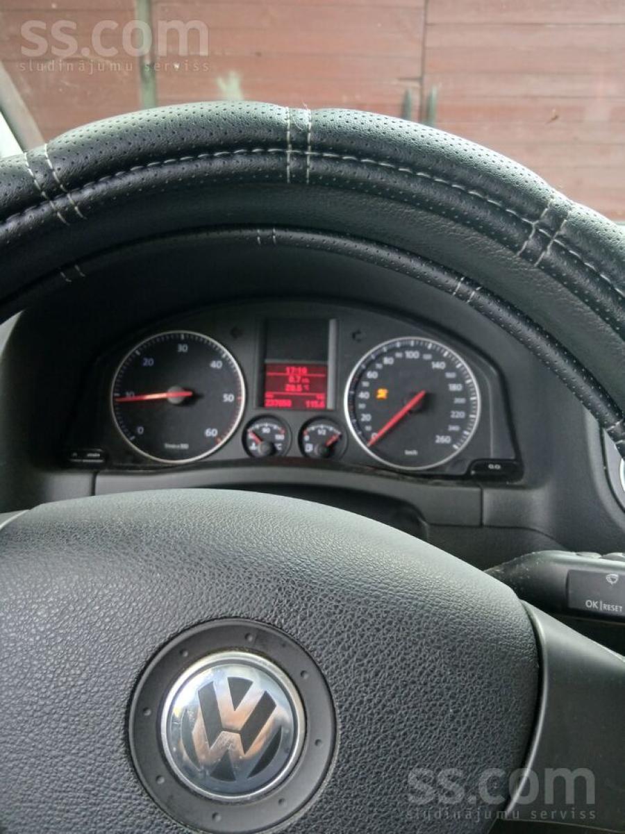 Brūns Volkswagen Golf Plus 2005 Valka, ar dzinēja tilpumu 1.90 L un nobraukumu 237 tūkst. km par 2800 €, foto 12 vietnē AUTOMOTO.COM.LV