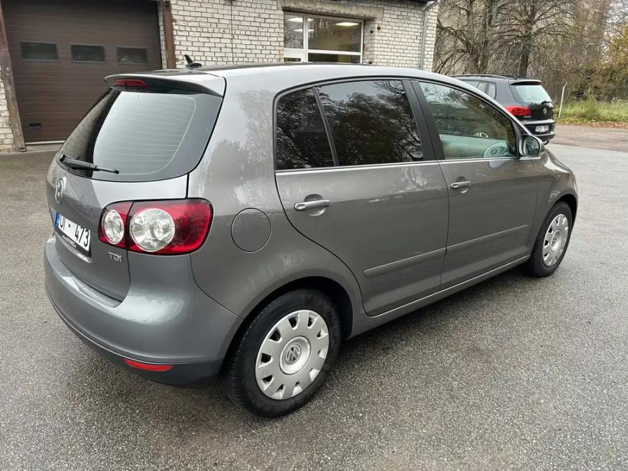 Brown Volkswagen Golf Plus 2006 in Limbazi, with an engine capacity of 1.90 L and mileage of 270 thousand km for 3650 €, photo 5 on AUTOMOTO.COM.LV