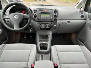 Brown Volkswagen Golf Plus 2006 in Limbazi, with an engine capacity of 1.90 L and mileage of 270 thousand km for 3650 €, photo 9 on AUTOMOTO.COM.LV