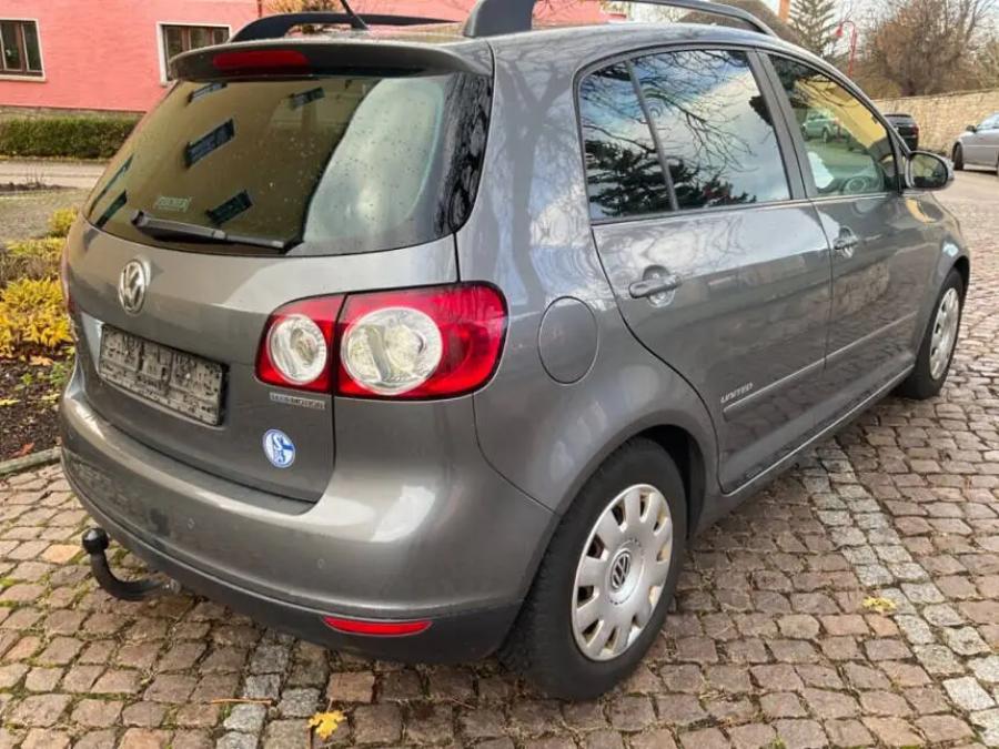 Brown Volkswagen Golf Plus 2008 in Jekabpils, with an engine capacity of 1.90 L and mileage of 283 thousand km for 4450 €, photo 3 on AUTOMOTO.COM.LV