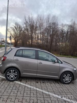 Brūns Volkswagen Golf Plus 2009 Jelgava, ar dzinēja tilpumu 2.00 L un nobraukumu 279 tūkst. km par 3500 €, foto 3 vietnē AUTOMOTO.COM.LV