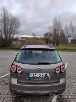 Brūns Volkswagen Golf Plus 2009 Jelgava, ar dzinēja tilpumu 2.00 L un nobraukumu 279 tūkst. km par 3500 €, foto 5 vietnē AUTOMOTO.COM.LV