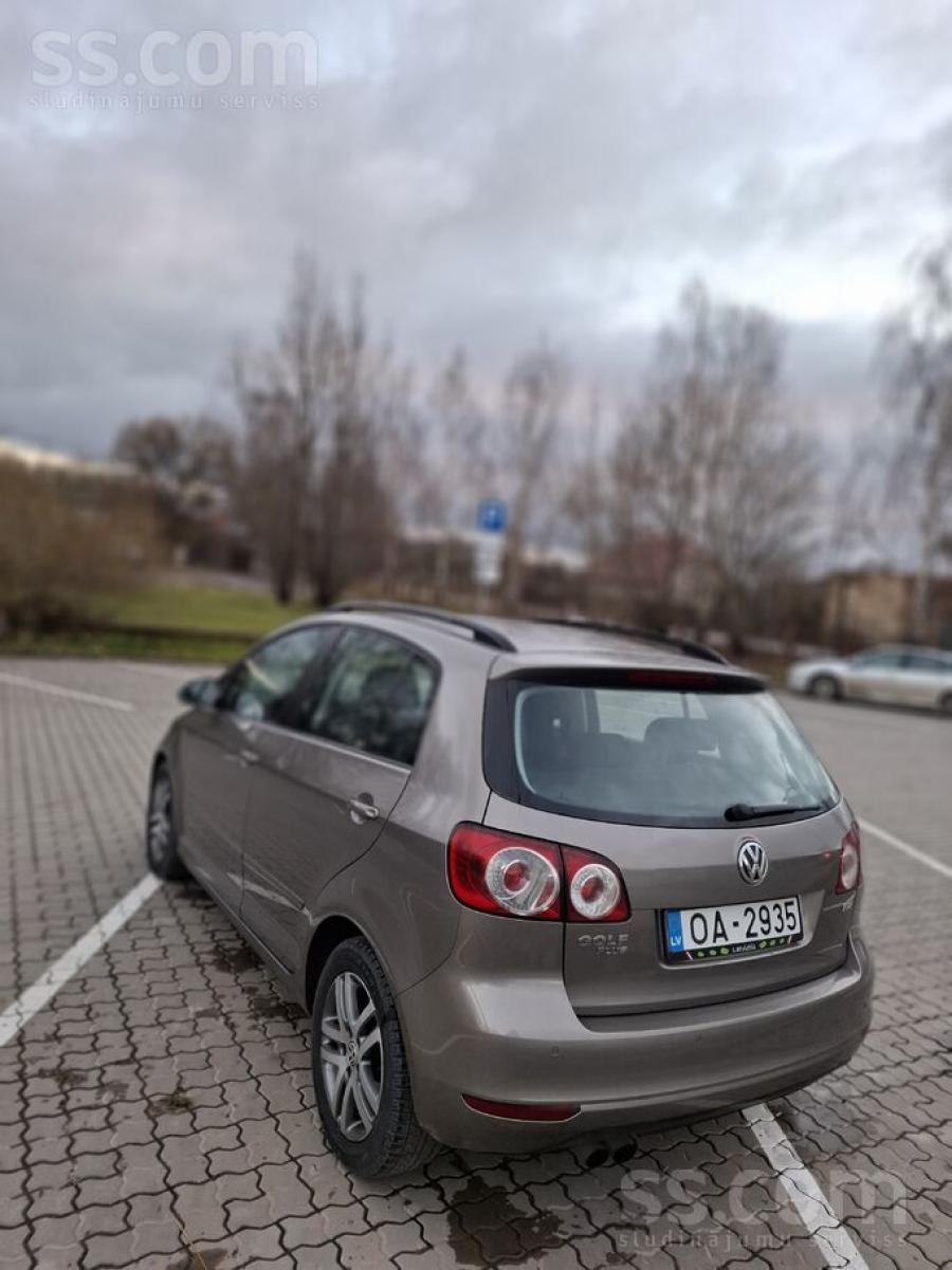 Brūns Volkswagen Golf Plus 2009 Jelgava, ar dzinēja tilpumu 2.00 L un nobraukumu 279 tūkst. km par 3500 €, foto 6 vietnē AUTOMOTO.COM.LV
