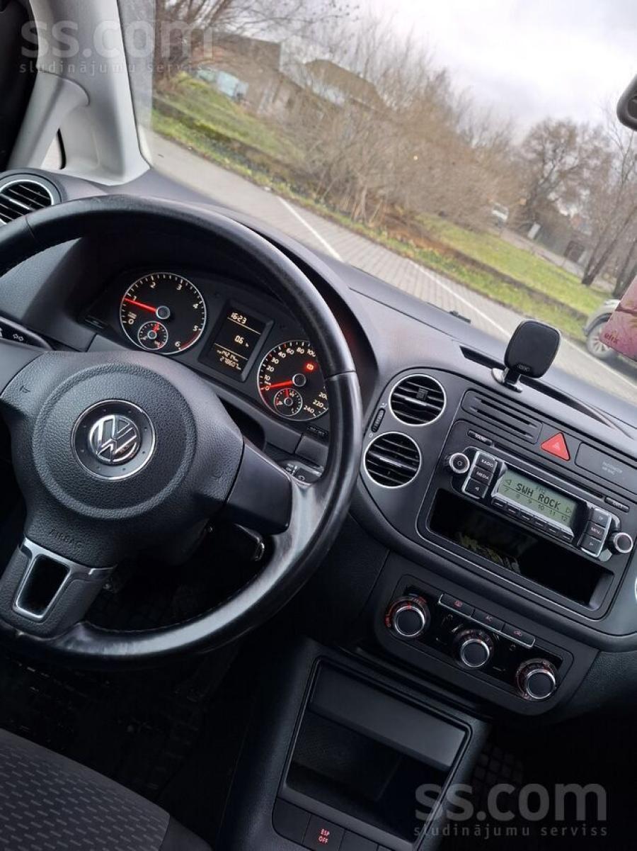 Brūns Volkswagen Golf Plus 2009 Jelgava, ar dzinēja tilpumu 2.00 L un nobraukumu 279 tūkst. km par 3500 €, foto 10 vietnē AUTOMOTO.COM.LV
