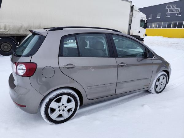 Brown Volkswagen Golf Plus 2009 in Utena, with an engine capacity of 1.40 L and mileage of 164 thousand km for 4950 €, photo 6 on AUTOMOTO.COM.LV