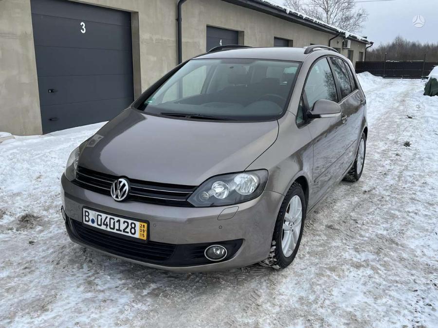 Brown Volkswagen Golf Plus 2009 in Siauliai, with an engine capacity of 2.00 L and mileage of 195 thousand km for 4900 €, photo 1 on AUTOMOTO.COM.LV