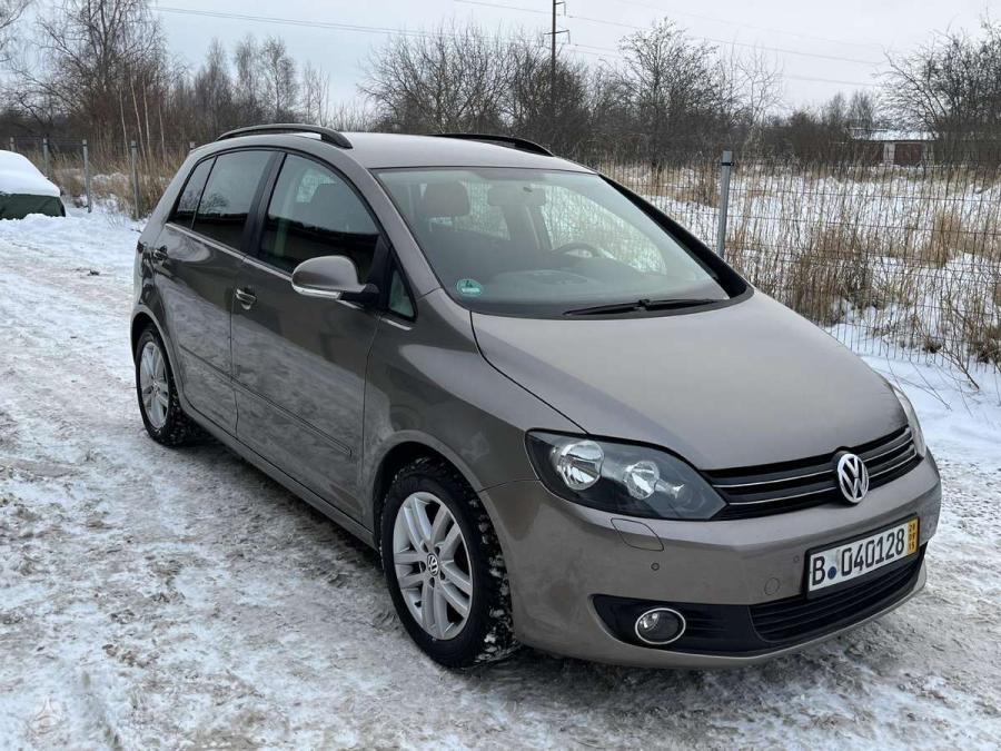 Brown Volkswagen Golf Plus 2009 in Siauliai, with an engine capacity of 2.00 L and mileage of 195 thousand km for 4900 €, photo 4 on AUTOMOTO.COM.LV