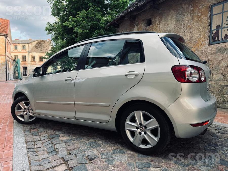 Brown Volkswagen Golf Plus 2009 in Cesis, with an engine capacity of 1.40 L and mileage of 0 thousand km for 3690 €, photo 9 on AUTOMOTO.COM.LV