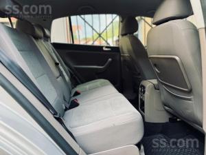 Brown Volkswagen Golf Plus 2009 in Cesis, with an engine capacity of 1.40 L and mileage of 0 thousand km for 3690 €, photo 10 on AUTOMOTO.COM.LV