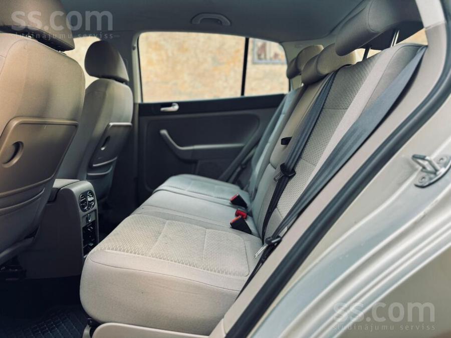 Brown Volkswagen Golf Plus 2009 in Cesis, with an engine capacity of 1.40 L and mileage of 0 thousand km for 3690 €, photo 11 on AUTOMOTO.COM.LV