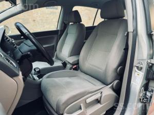 Brown Volkswagen Golf Plus 2009 in Cesis, with an engine capacity of 1.40 L and mileage of 0 thousand km for 3690 €, photo 13 on AUTOMOTO.COM.LV