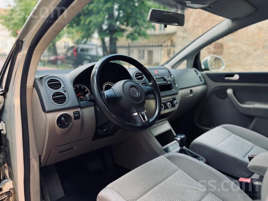 Brown Volkswagen Golf Plus 2009 in Cesis, with an engine capacity of 1.40 L and mileage of 0 thousand km for 3690 €, photo 19 on AUTOMOTO.COM.LV