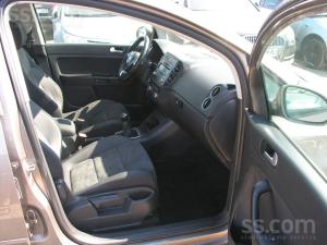Brown Volkswagen Golf Plus 2009 in Riga, with an engine capacity of 2.00 L and mileage of 0 thousand km for 5350 €, photo 7 on AUTOMOTO.COM.LV