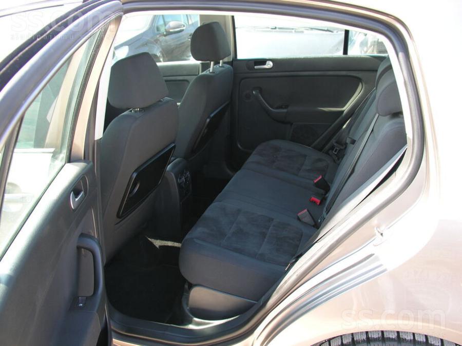 Brown Volkswagen Golf Plus 2009 in Riga, with an engine capacity of 2.00 L and mileage of 0 thousand km for 5350 €, photo 9 on AUTOMOTO.COM.LV