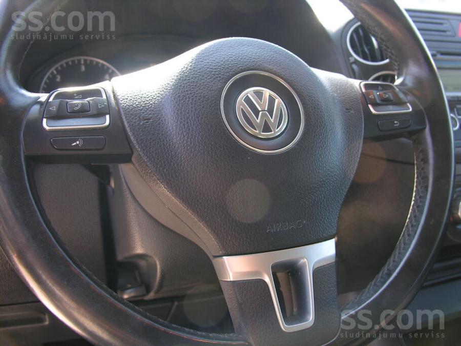Brown Volkswagen Golf Plus 2009 in Riga, with an engine capacity of 2.00 L and mileage of 0 thousand km for 5350 €, photo 13 on AUTOMOTO.COM.LV