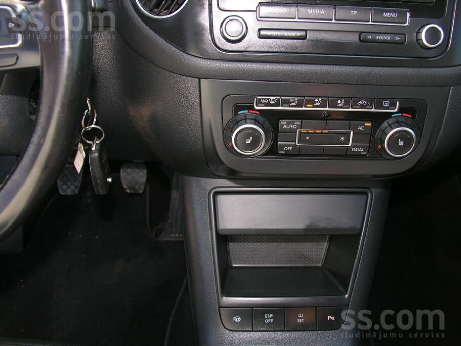 Brown Volkswagen Golf Plus 2009 in Riga, with an engine capacity of 2.00 L and mileage of 0 thousand km for 5350 €, photo 15 on AUTOMOTO.COM.LV