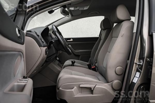 Brūns Volkswagen Golf Plus 2009 Rīga, ar dzinēja tilpumu 1.40 L un nobraukumu 59 tūkst. km par 7500 €, foto 10 vietnē AUTOMOTO.COM.LV