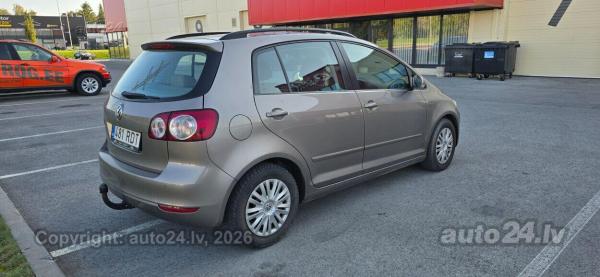 Brūns Volkswagen Golf Plus 2010 Tallina, ar dzinēja tilpumu 1.60 L un nobraukumu 160 tūkst. km par 4900 €, foto 5 vietnē AUTOMOTO.COM.LV
