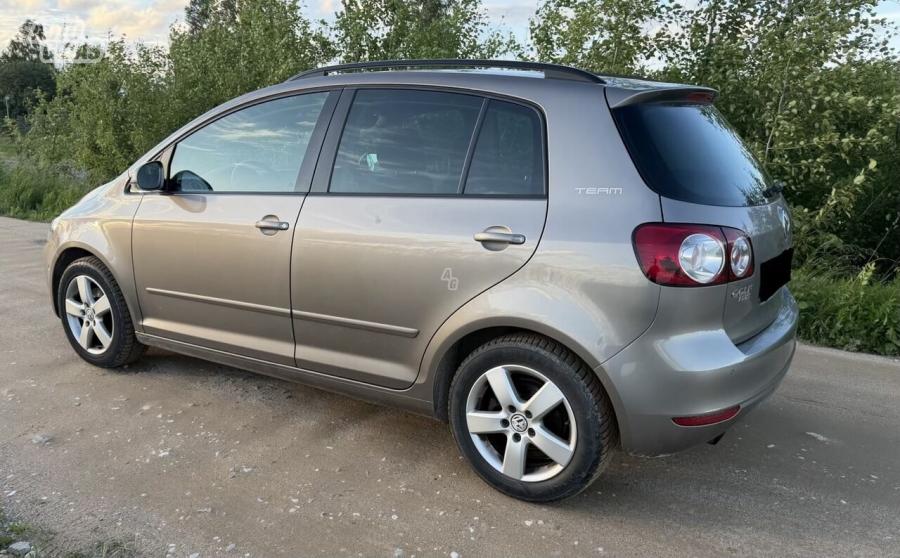 Brūns Volkswagen Golf Plus 2010 Birštonas, ar dzinēja tilpumu 1.20 L un nobraukumu 192 tūkst. km par 2550 €, foto 5 vietnē AUTOMOTO.COM.LV