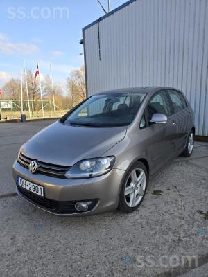 Brown Volkswagen Golf Plus 2010 in Ventspils, with an engine capacity of 1.60 L and mileage of 378 thousand km for 3100 €, photo  on AUTOMOTO.COM.LV