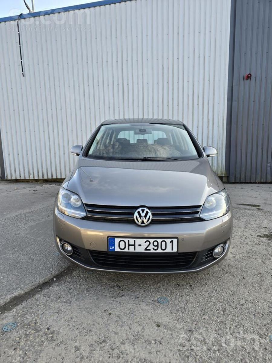 Brown Volkswagen Golf Plus 2010 in Ventspils, with an engine capacity of 1.60 L and mileage of 378 thousand km for 3100 €, photo 3 on AUTOMOTO.COM.LV