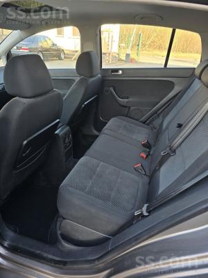 Brown Volkswagen Golf Plus 2010 in Ventspils, with an engine capacity of 1.60 L and mileage of 378 thousand km for 3100 €, photo 10 on AUTOMOTO.COM.LV