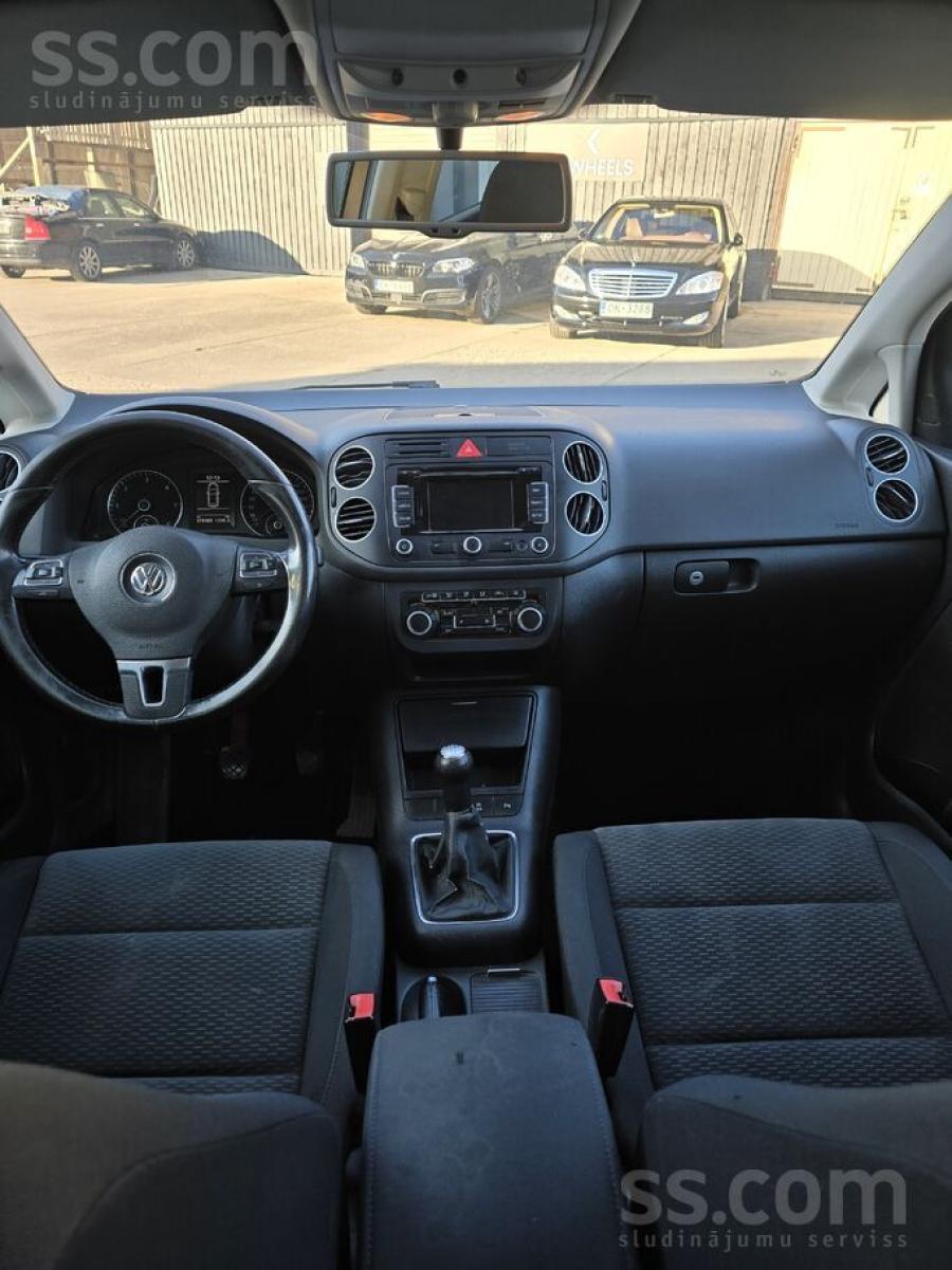 Brown Volkswagen Golf Plus 2010 in Ventspils, with an engine capacity of 1.60 L and mileage of 378 thousand km for 3100 €, photo 12 on AUTOMOTO.COM.LV