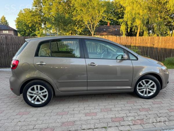 Brūns Volkswagen Golf Plus 2010 Ogre, ar dzinēja tilpumu 1.20 L un nobraukumu 211 tūkst. km par 4980 €, foto 8 vietnē AUTOMOTO.COM.LV