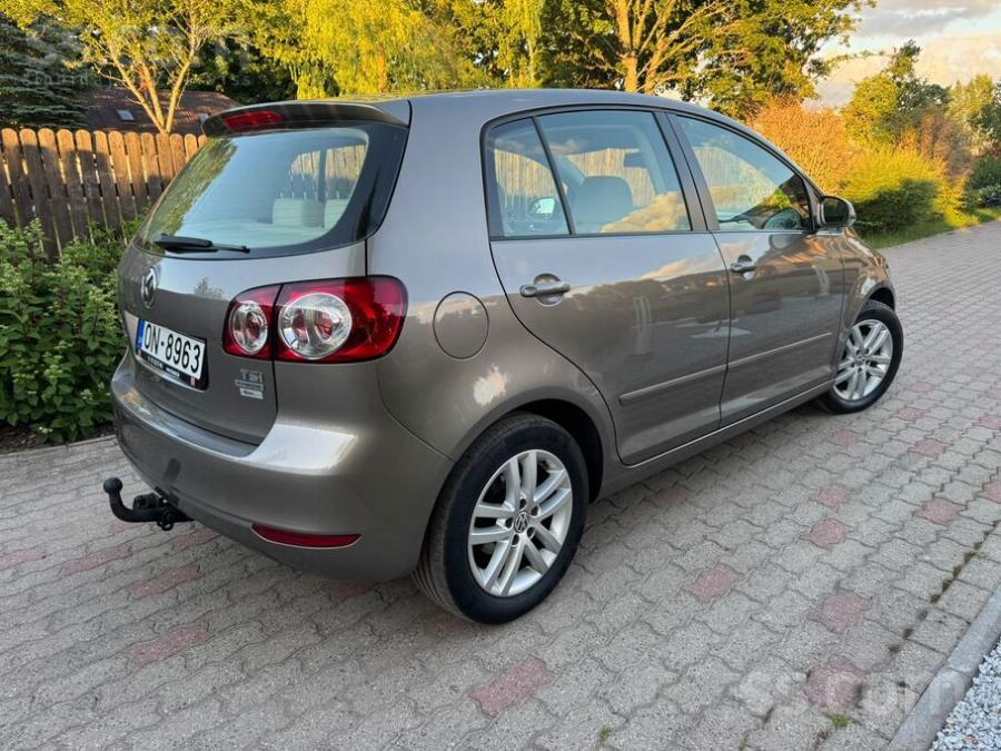 Brūns Volkswagen Golf Plus 2010 Ogre, ar dzinēja tilpumu 1.20 L un nobraukumu 211 tūkst. km par 4980 €, foto 12 vietnē AUTOMOTO.COM.LV
