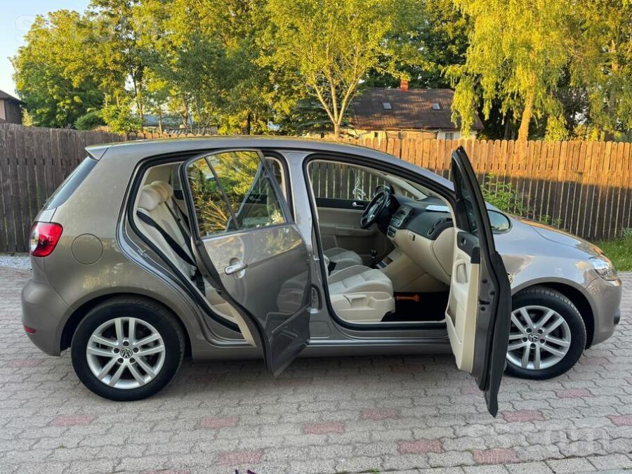 Brūns Volkswagen Golf Plus 2010 Ogre, ar dzinēja tilpumu 1.20 L un nobraukumu 211 tūkst. km par 4980 €, foto 13 vietnē AUTOMOTO.COM.LV
