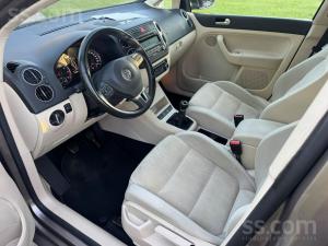 Brūns Volkswagen Golf Plus 2010 Ogre, ar dzinēja tilpumu 1.20 L un nobraukumu 211 tūkst. km par 4980 €, foto 22 vietnē AUTOMOTO.COM.LV