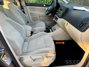 Brūns Volkswagen Golf Plus 2010 Ogre, ar dzinēja tilpumu 1.20 L un nobraukumu 211 tūkst. km par 4980 €, foto 24 vietnē AUTOMOTO.COM.LV