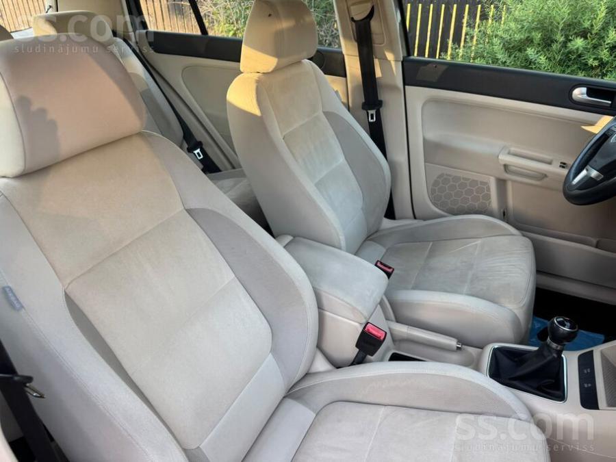 Brūns Volkswagen Golf Plus 2010 Ogre, ar dzinēja tilpumu 1.20 L un nobraukumu 211 tūkst. km par 4980 €, foto 26 vietnē AUTOMOTO.COM.LV