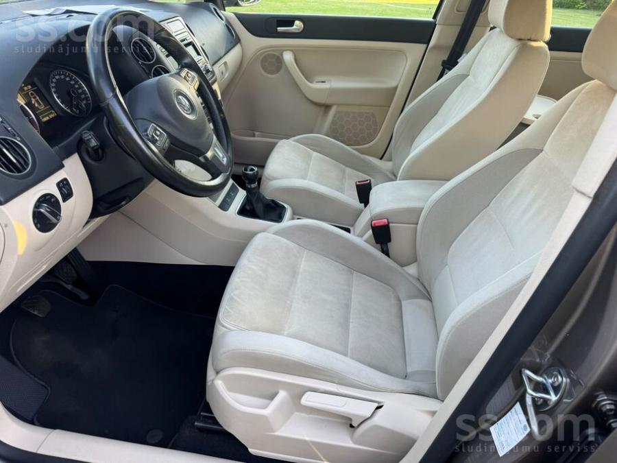 Brūns Volkswagen Golf Plus 2010 Ogre, ar dzinēja tilpumu 1.20 L un nobraukumu 211 tūkst. km par 4980 €, foto 33 vietnē AUTOMOTO.COM.LV