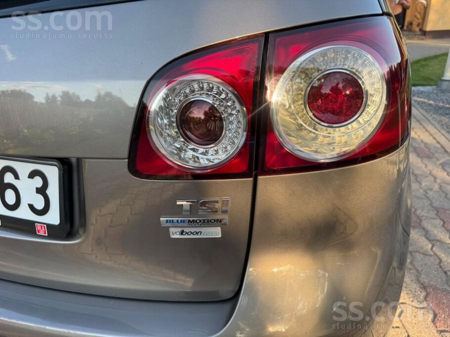 Brūns Volkswagen Golf Plus 2010 Ogre, ar dzinēja tilpumu 1.20 L un nobraukumu 211 tūkst. km par 4980 €, foto 35 vietnē AUTOMOTO.COM.LV