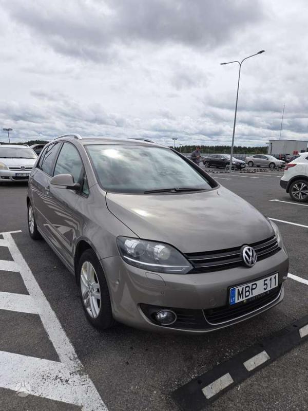 Brūns Volkswagen Golf Plus 2010 Viļņa, ar dzinēja tilpumu 1.97 L un nobraukumu 381 tūkst. km par 3000 €, foto 3 vietnē AUTOMOTO.COM.LV