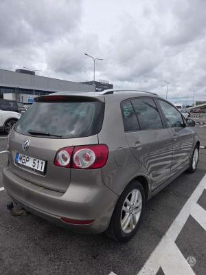 Brown Volkswagen Golf Plus 2010 in Vilnius, with an engine capacity of 1.97 L and mileage of 381 thousand km for 3000 €, photo 5 on AUTOMOTO.COM.LV