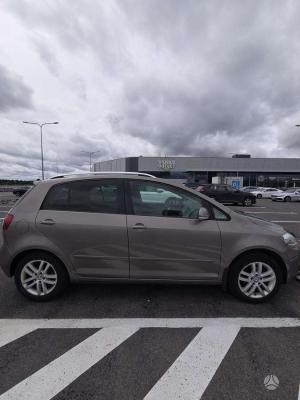 Brown Volkswagen Golf Plus 2010 in Vilnius, with an engine capacity of 1.97 L and mileage of 381 thousand km for 3000 €, photo 7 on AUTOMOTO.COM.LV