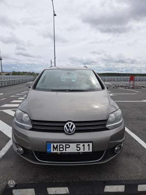Brown Volkswagen Golf Plus 2010 in Vilnius, with an engine capacity of 1.97 L and mileage of 381 thousand km for 3000 €, photo 8 on AUTOMOTO.COM.LV