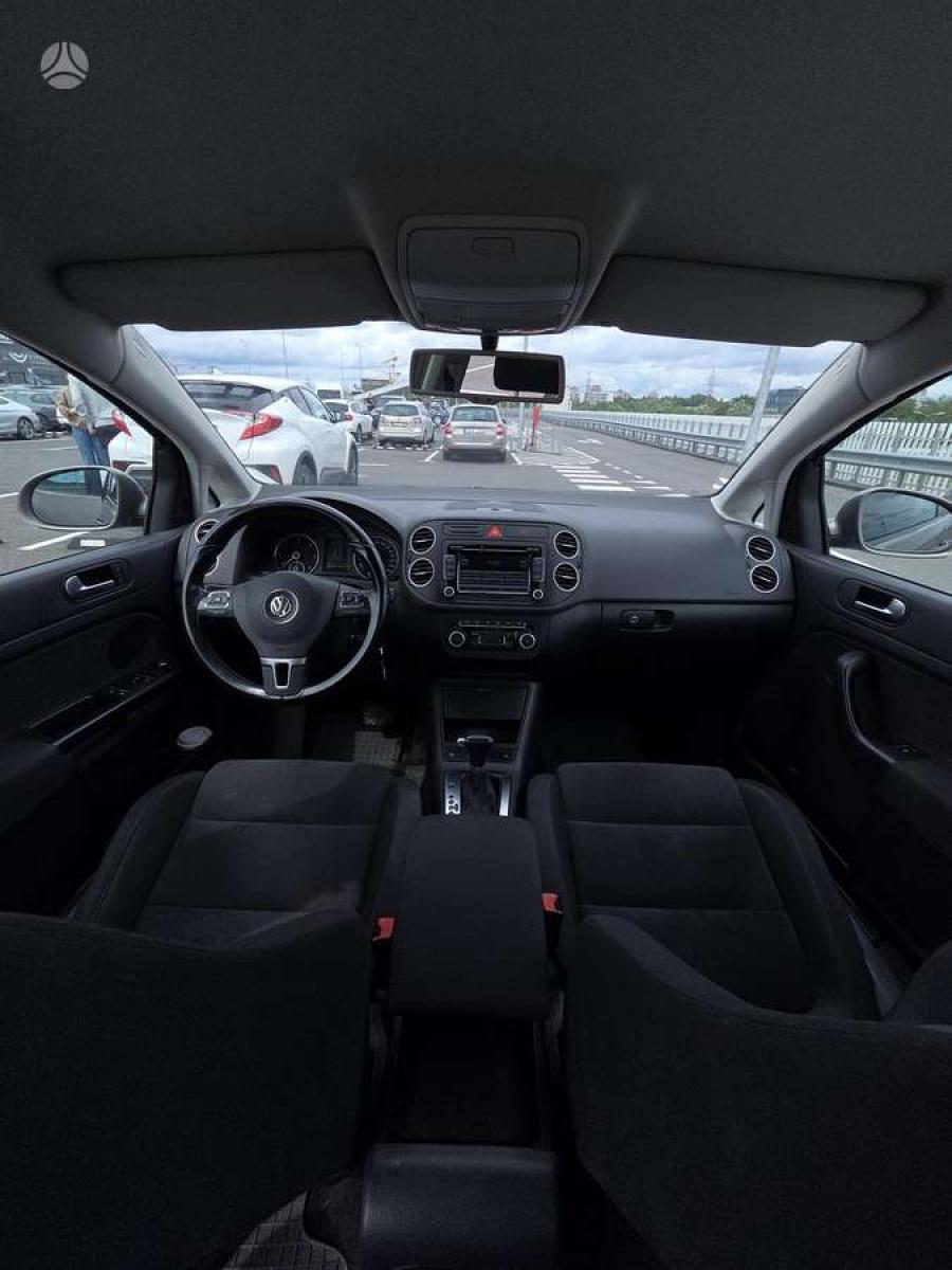 Brown Volkswagen Golf Plus 2010 in Vilnius, with an engine capacity of 1.97 L and mileage of 381 thousand km for 3000 €, photo 9 on AUTOMOTO.COM.LV