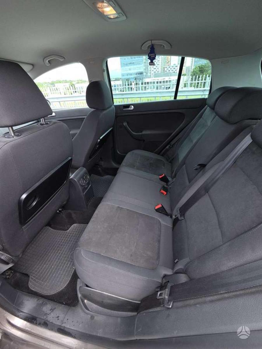 Brown Volkswagen Golf Plus 2010 in Vilnius, with an engine capacity of 1.97 L and mileage of 381 thousand km for 3000 €, photo 10 on AUTOMOTO.COM.LV