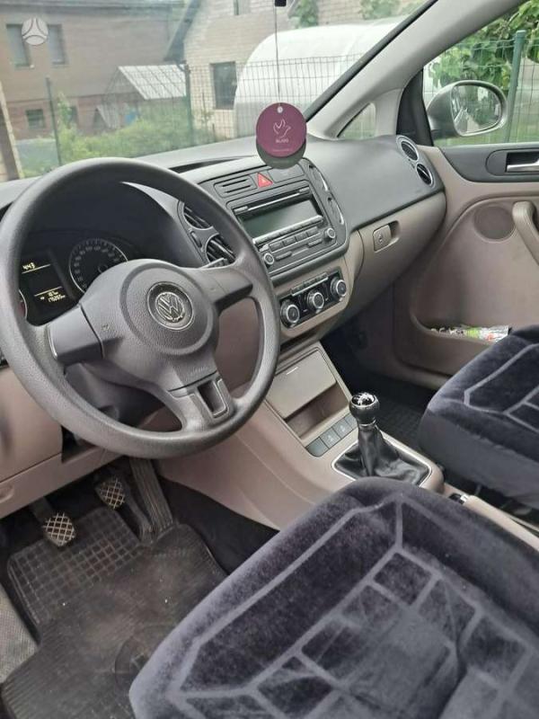 Brūns Volkswagen Golf Plus 2010 Raseiniai, ar dzinēja tilpumu 1.20 L un nobraukumu 175 tūkst. km par 4700 €, foto 3 vietnē AUTOMOTO.COM.LV