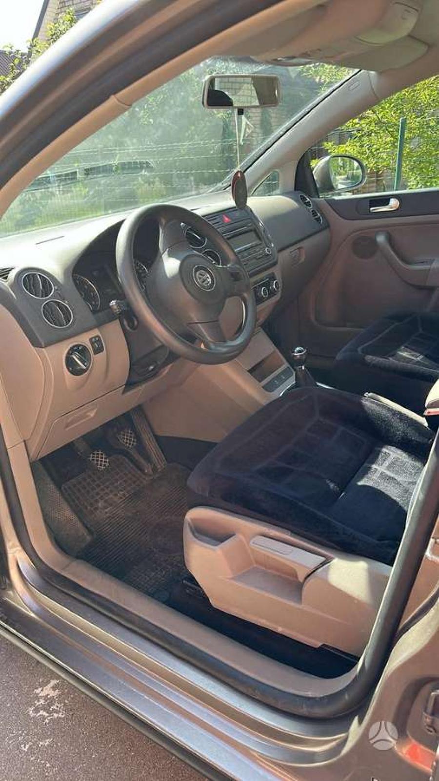 Brown Volkswagen Golf Plus 2010 in Raseiniai, with an engine capacity of 1.20 L and mileage of 175 thousand km for 4700 €, photo 5 on AUTOMOTO.COM.LV