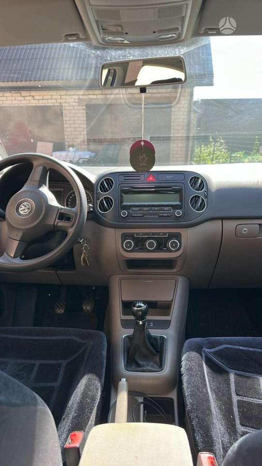 Brown Volkswagen Golf Plus 2010 in Raseiniai, with an engine capacity of 1.20 L and mileage of 175 thousand km for 4700 €, photo 7 on AUTOMOTO.COM.LV